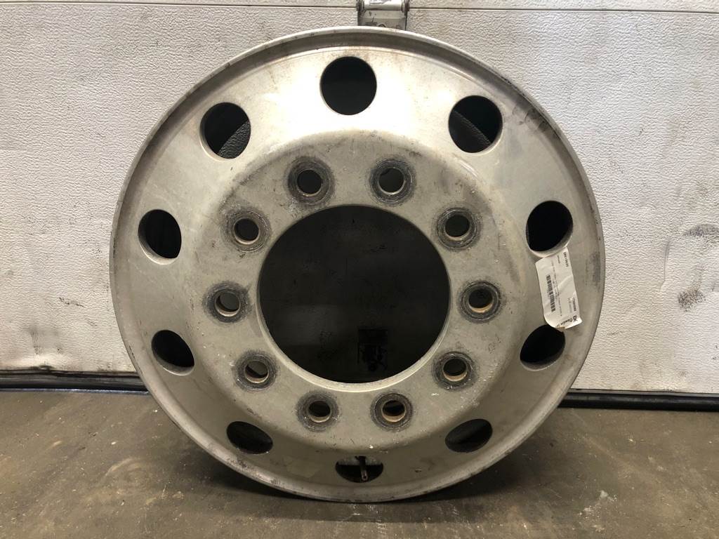 2017 PILOT 22.5 ALUM Tire & Rim for a Freightliner Cascadia For Sale | Council Bluffs, IA ...
