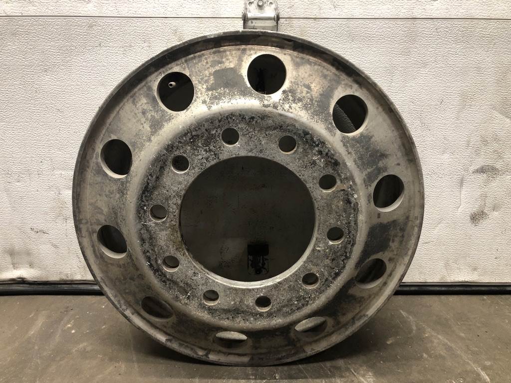 2017 PILOT 22.5 ALUM Tire & Rim for a Freightliner Cascadia For Sale | Council Bluffs, IA ...