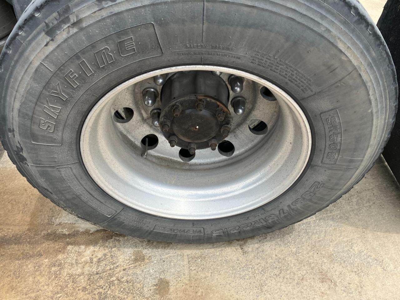 2012 PILOT 22.5 ALUM Tire & Rim for a Freightliner Cascadia For Sale | Des Moines, IA | 25669951 ...