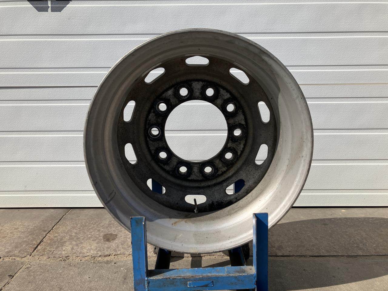 2005 PILOT 22.5 ALUM Tire & Rim for a Freightliner Classic XL For Sale ...