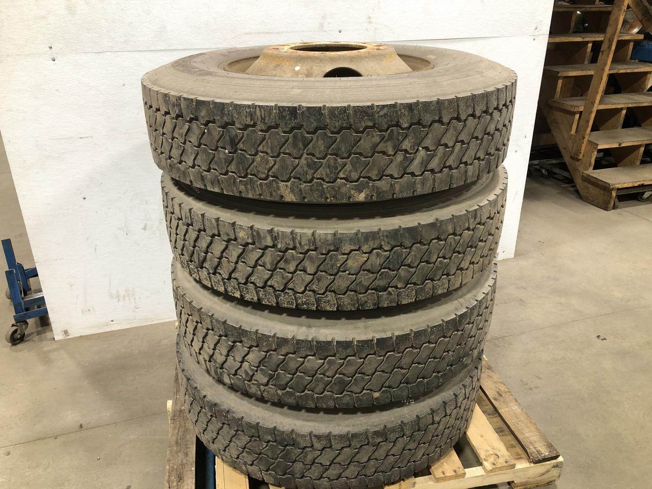 2007 PILOT 22.5 STEEL Tire & Rim for a International 4300 For Sale ...