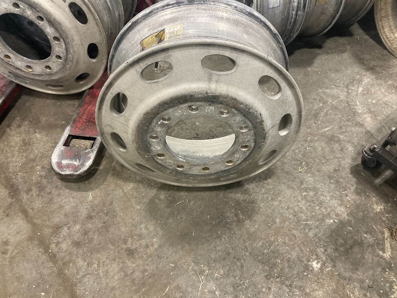 2008 PILOT 24.5 ALUM Tire & Rim for a Peterbilt 387 For Sale | Kansas ...