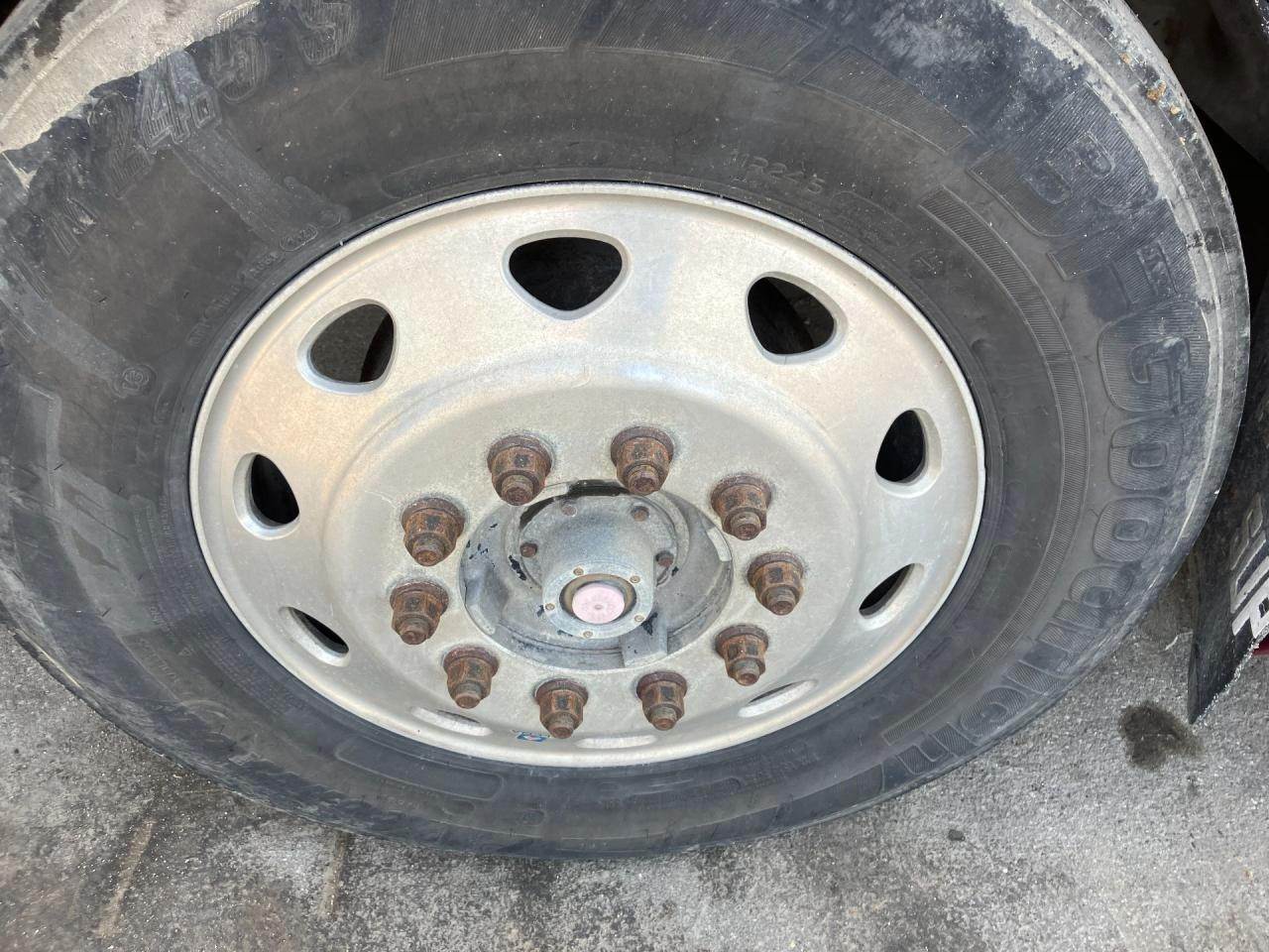 1997 PILOT 24.5 ALUM Tire & Rim for a Kenworth T2000 For Sale | Des Moines, IA | 25659159 ...