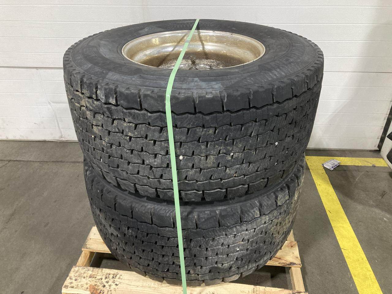 2018 PILOT SUPER SINGLE Tire & Rim for a Volvo VNL For Sale | Kansas ...