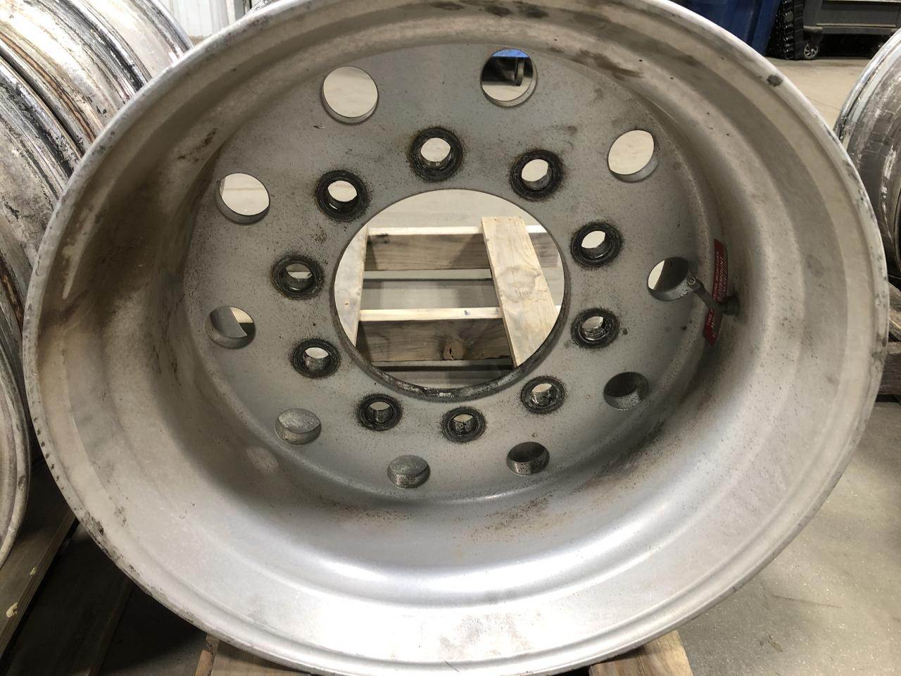 2016 PILOT SUPER SINGLE Tire & Rim for a Kenworth T680 For Sale | Sioux ...