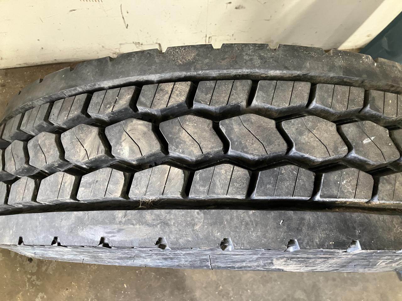 2016 Freightliner Cascadia Tire For Sale | Sioux Falls, SD | 25655367 ...