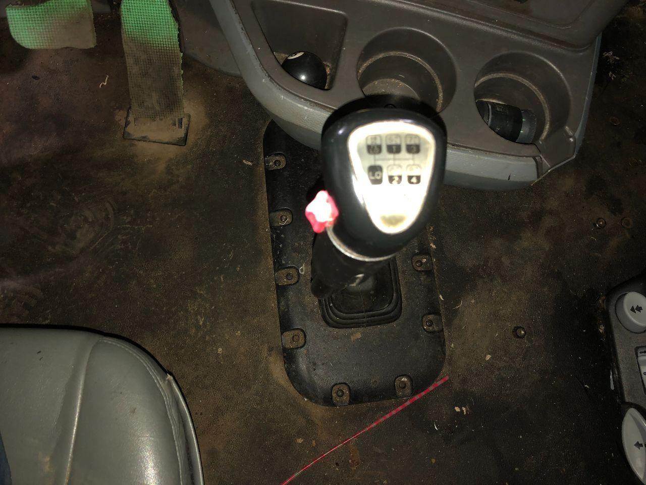 2014 Fuller RTLO16913A Transmission Shift Cover for a Kenworth T680 For ...