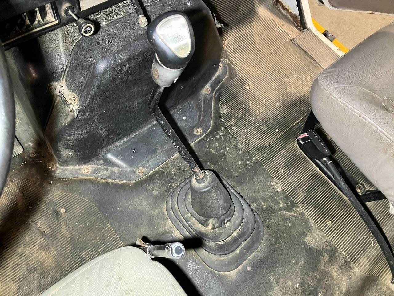 1998 Eaton FS5306A Transmission Shift Lever for a International 4700 ...