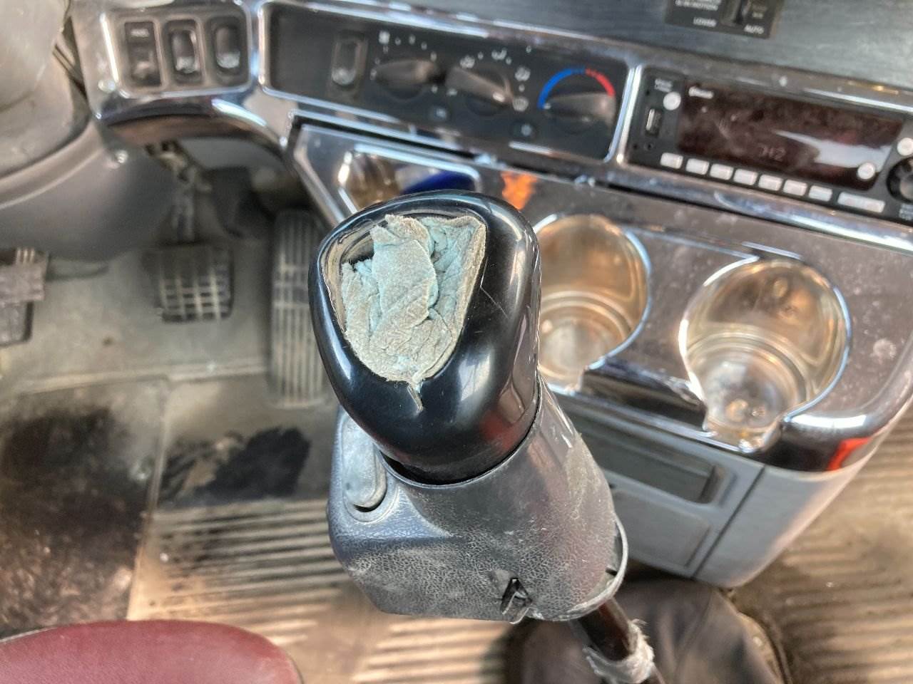 2007 Fuller FRO15210B Transmission Shift Lever for a Freightliner ...