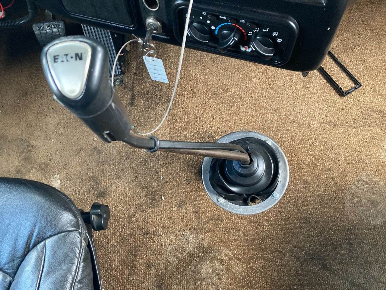 2006 Fuller RTLO18918B Transmission Shift Lever for a Western Star ...