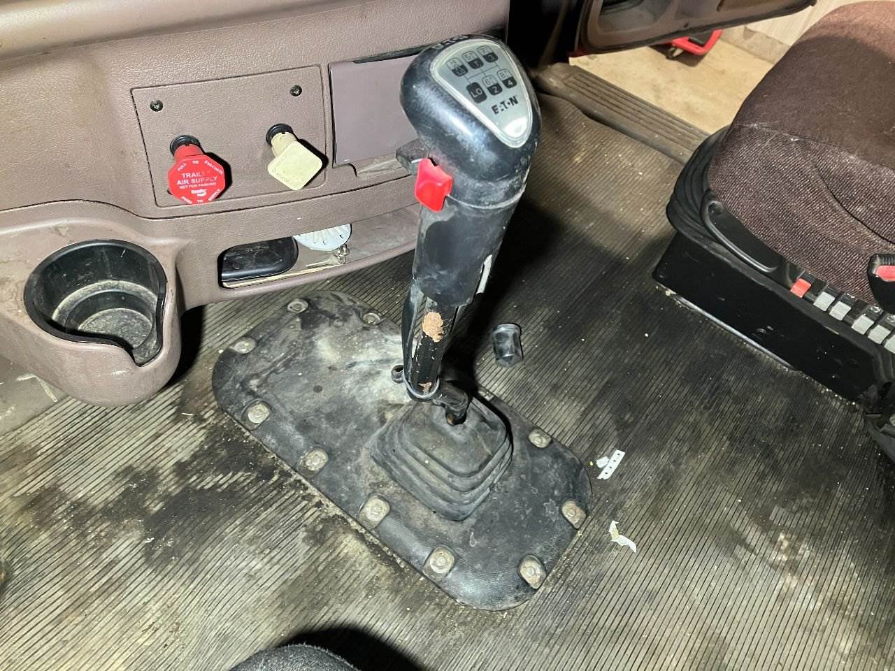 2013 Fuller RTOCM16909A Transmission Shift Lever for a Peterbilt 587 ...