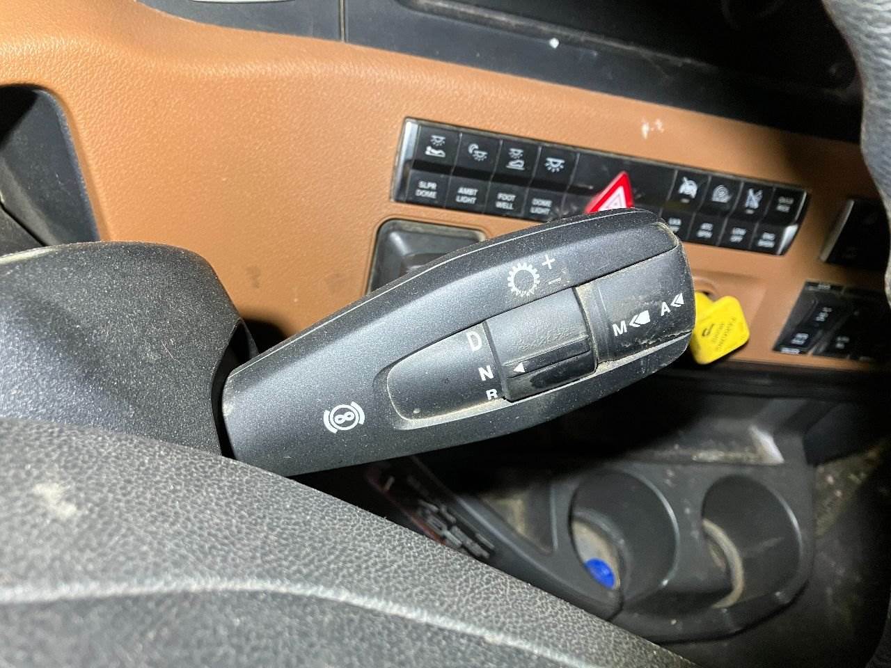 2022 Detroit DT12-OC Transmission Shifter for a Freightliner Cascadia ...