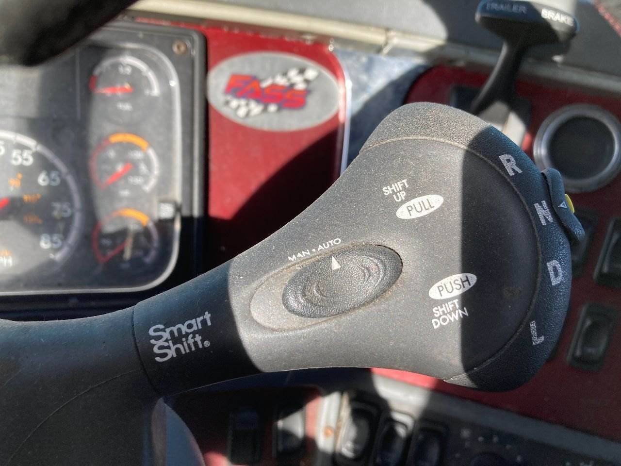 2005 Fuller RTO16910C-AS2 Transmission Shifter for a Freightliner ...