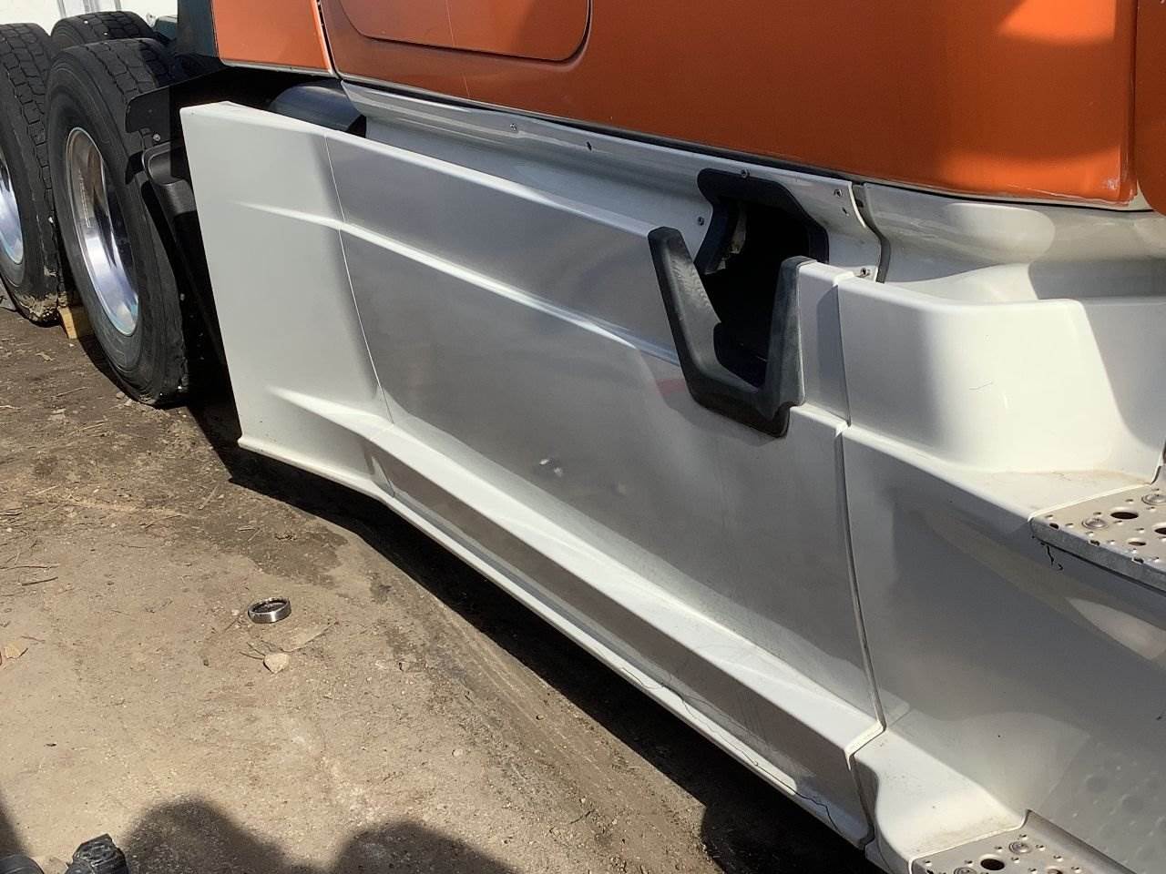 2016 Freightliner Cascadia Truck Skirt For Sale | Des Moines, IA ...