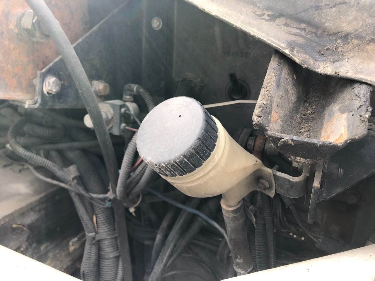 2006 Western Star 4900FA Windshield Washer Reservoir For Sale | Spencer ...