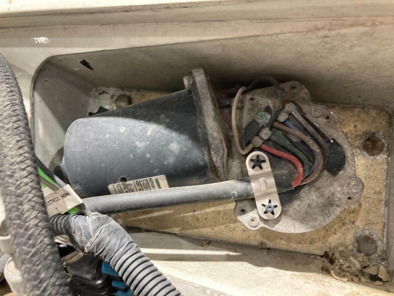 2004 Peterbilt 379 Windshield Wiper Motor For Sale | Winimac, IN | 25656292 | MyLittleSalesman.com