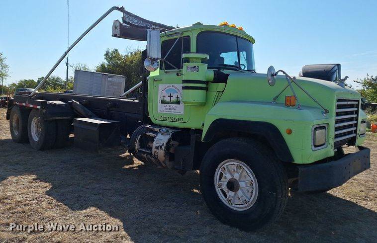 1993 Mack RD690S Roll-Off Container Truck For Sale, 35,455 Hours | El ...