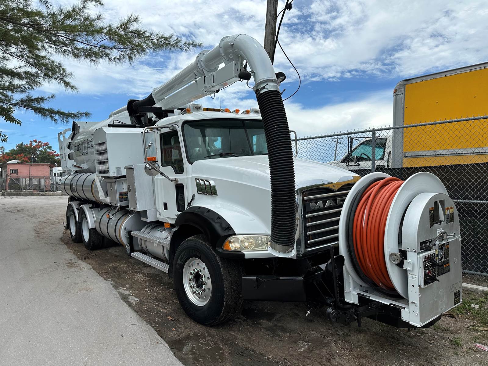 2007 Mack Granite Vactor Vacuum Jetter Combo Truck For Sale, 10,331 ...