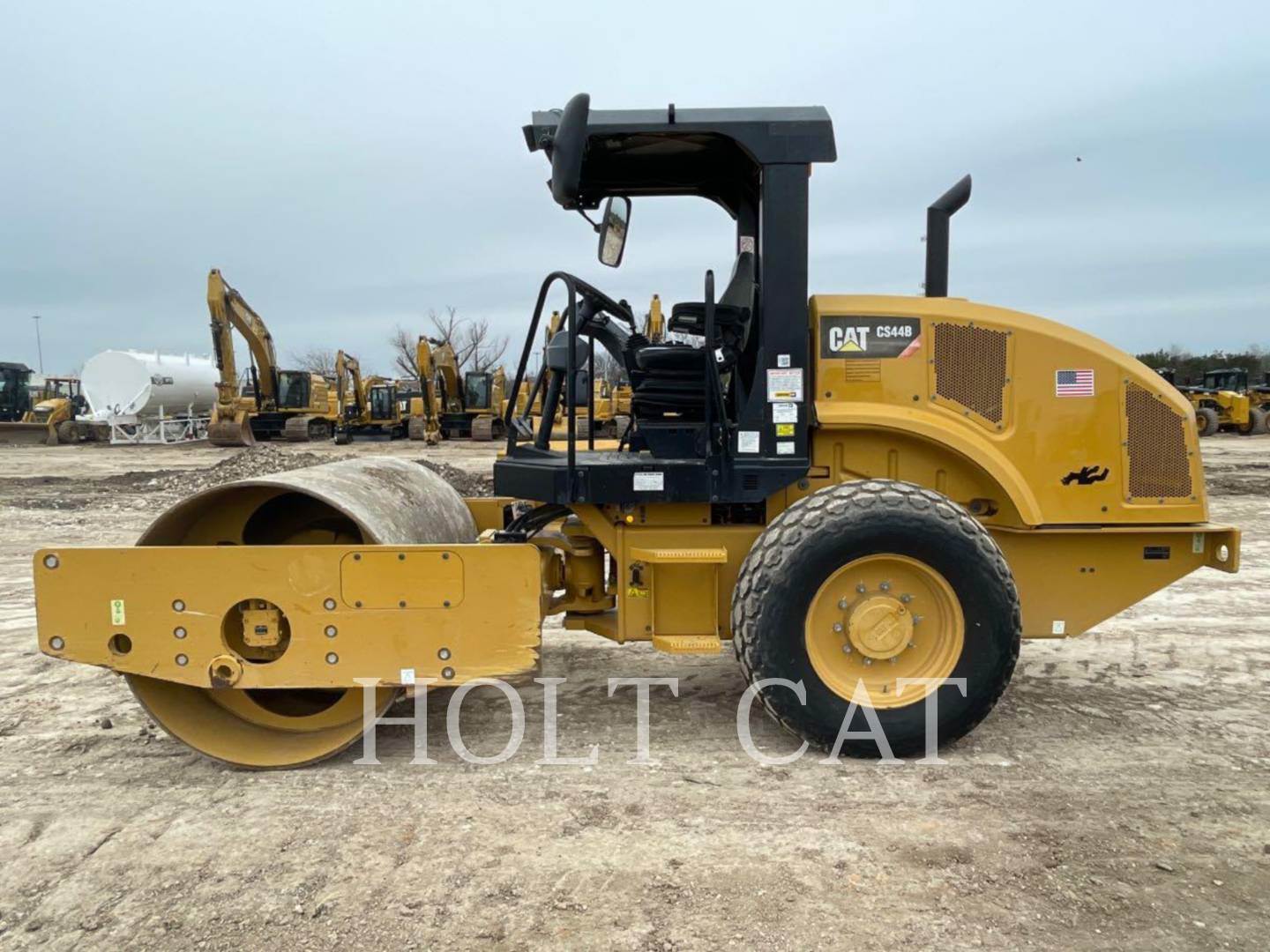 2018 Caterpillar CS44B Vibratory Soil Compactor For Sale, 1,950 Hours ...