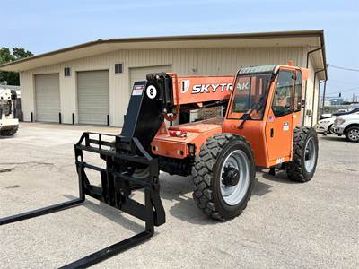 2015 SkyTrak 8042 Telehandler - 8000lb Capacity, 42ft Lift Height For ...