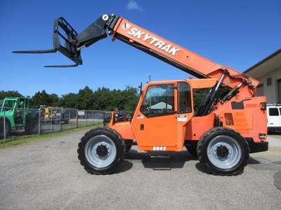 2016 SkyTrak 8042 Telehandler - 8000lb Capacity, 42ft Lift Height For ...