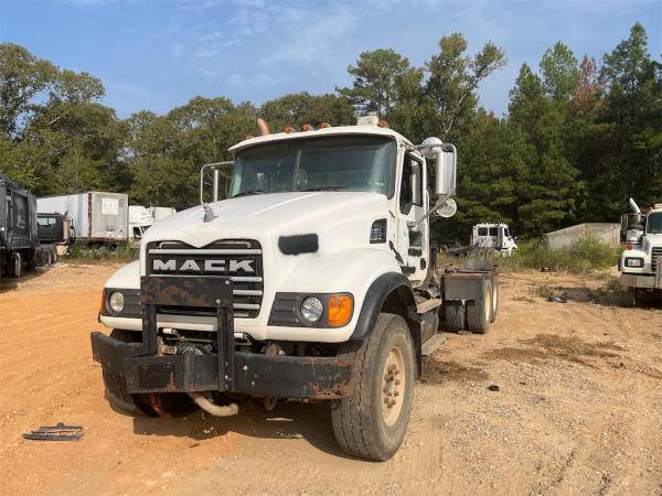 2006 Mack Granite CV713 Cab & Chassis Truck For Sale | Mccomb, MS ...