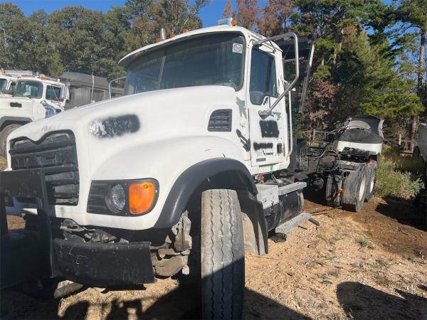 2006 Mack Granite CV713 Cab & Chassis Truck For Sale | Mccomb, MS ...