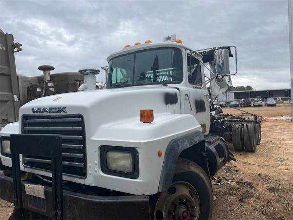 2002 Mack RD688S Cab & Chassis Truck For Sale | Mccomb, MS | 78545 ...