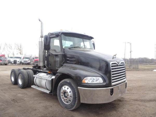 2006 Mack Pinnacle CXU613 Day Cab Truck For Sale | Lakeville, MN ...