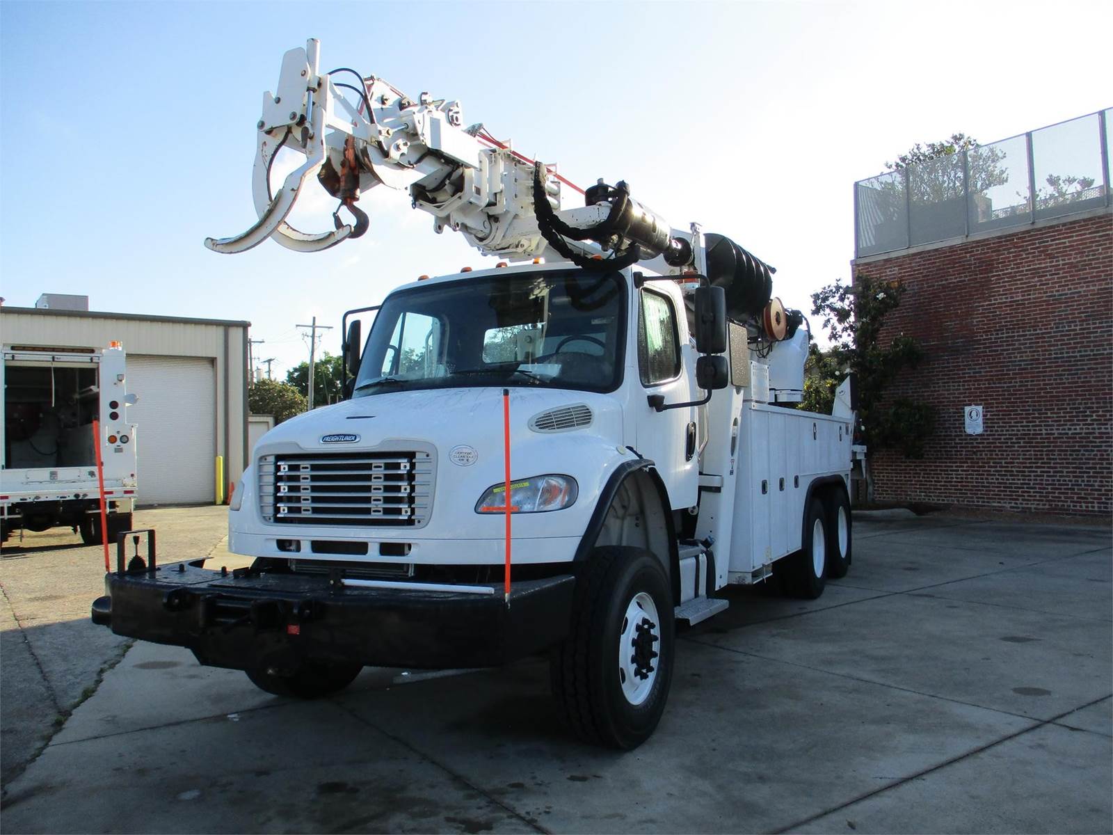 2017 Freightliner M2 106 Digger Derrick Truck - 2016 ALTEC DT65 Digger ...