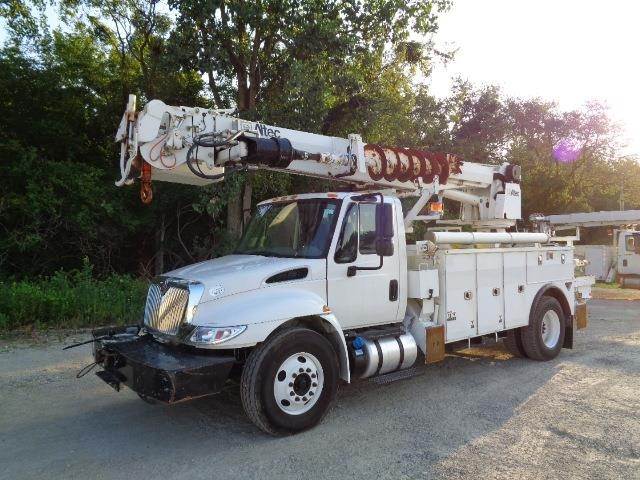 2017 International DuraStar 4300 Single Axle Digger Derrick Truck ...