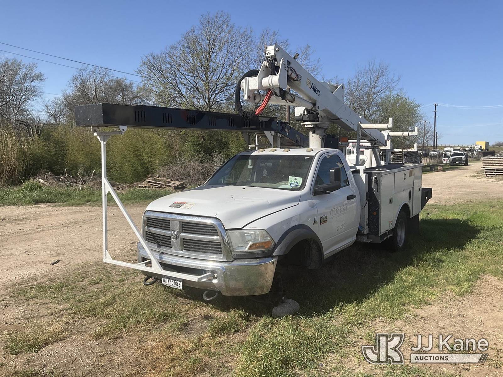 2011 Altec AT37-G, 42 ft, Articulating & Telescopic Bucket Truck For ...