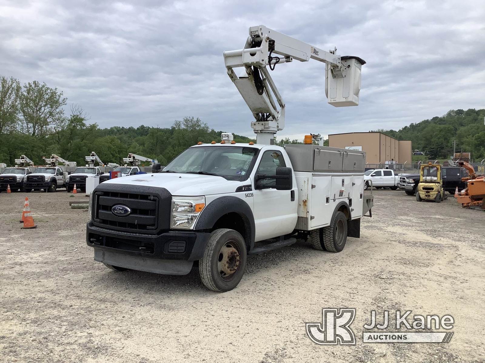 2014 Altec AT235, 300 Lb 40 ft, Articulating & Telescopic Non-Insulated ...