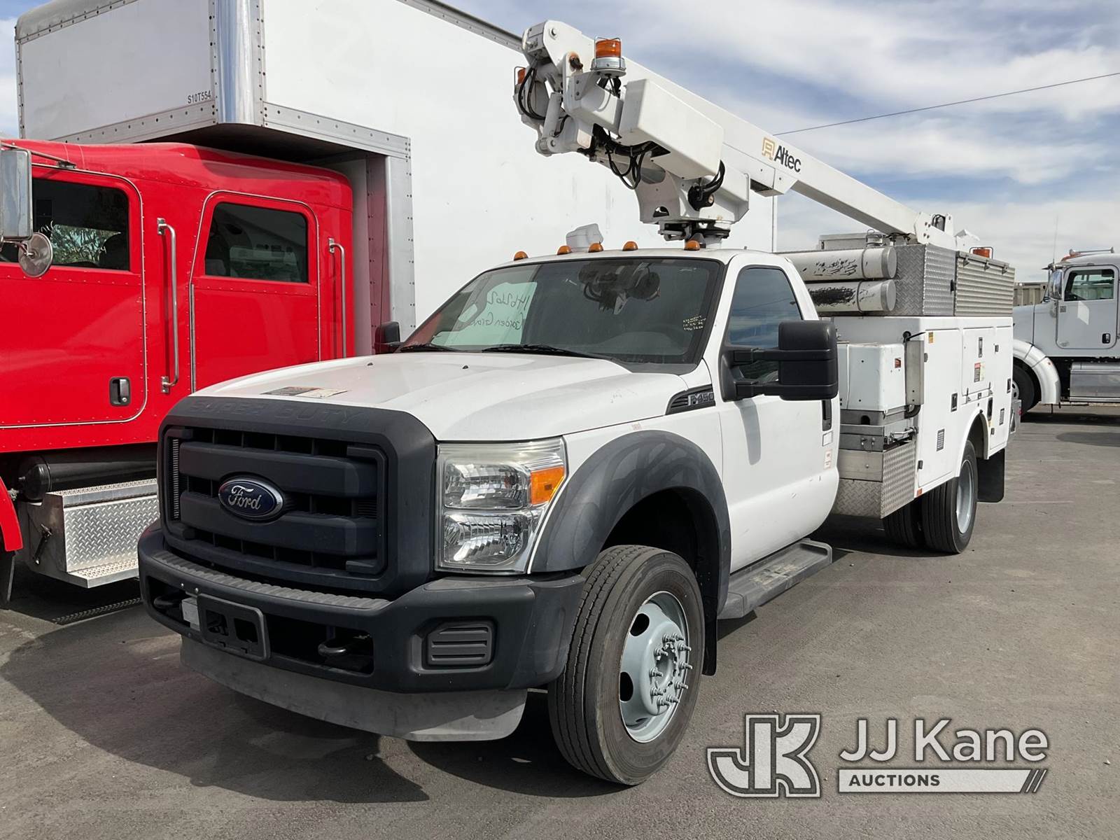 2012 Altec AT200A, 350 Lb 30.6 ft, Articulating & Telescopic Bucket ...