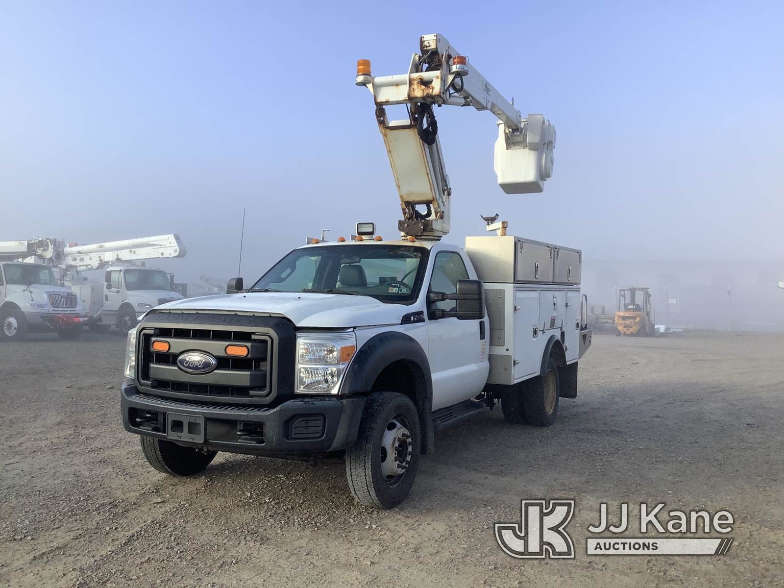 2016 Altec AT235, 350 Lb 40 ft, Articulating & Telescopic Non-Insulated ...