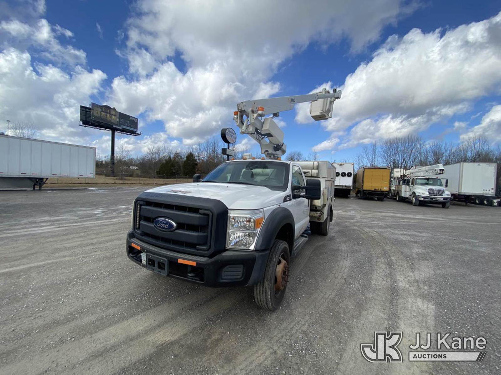 2012 Altec AT200-A, 35 ft, Telescopic Non-Insulated Bucket Truck For ...
