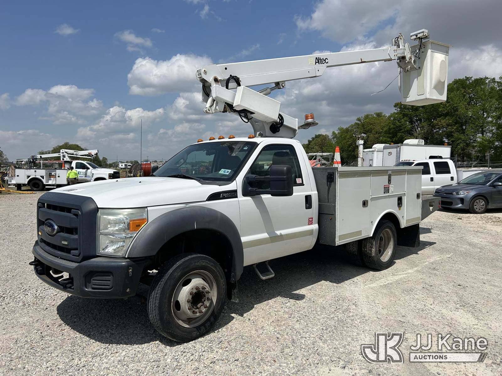2012 Altec AT200A, 35 ft, Telescopic Non-Insulated Bucket Truck For ...