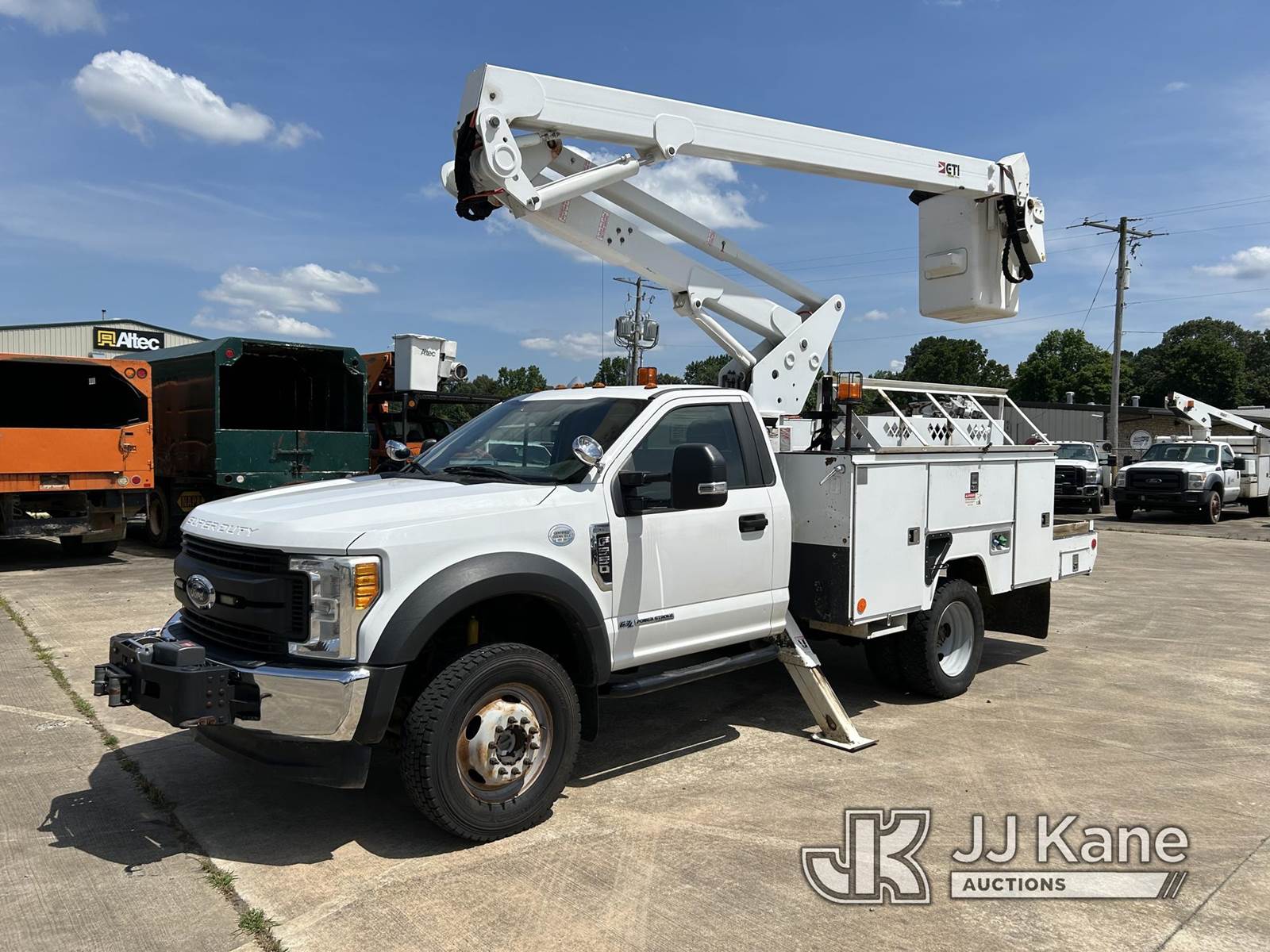 2017 ETI ETC40IH, 45 ft, Articulating & Telescopic Bucket Truck For ...