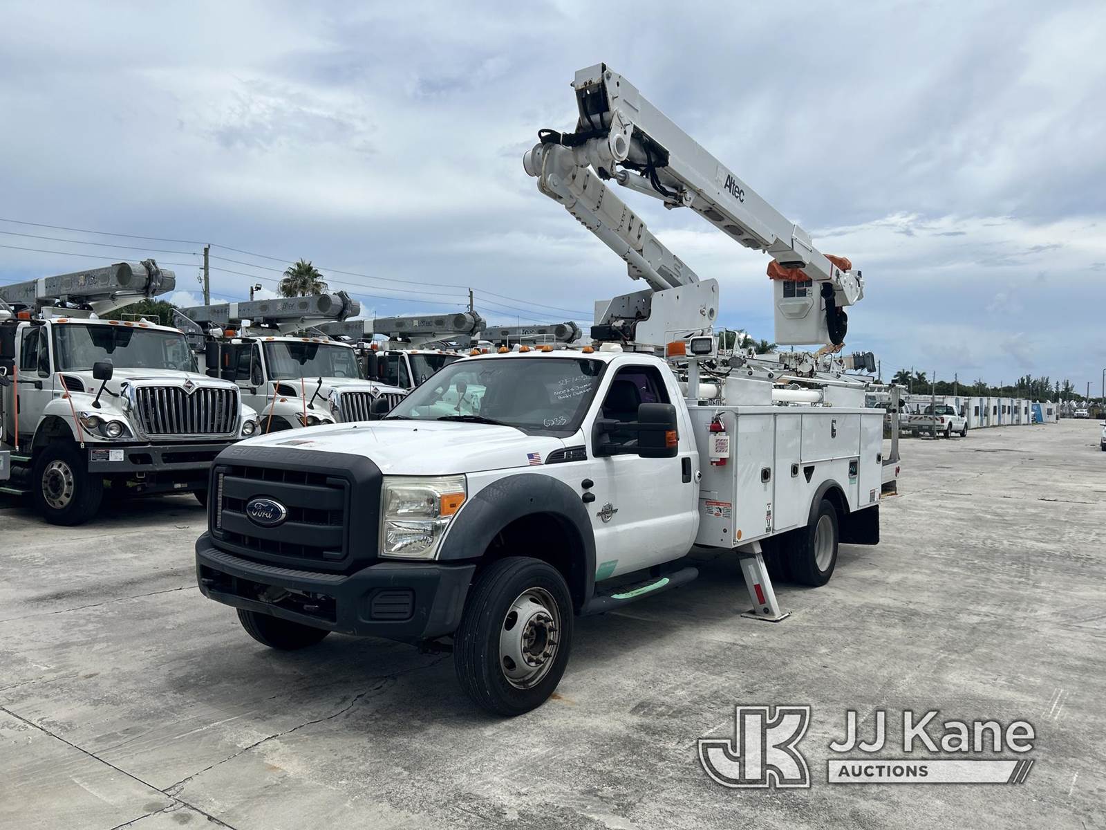 2014 Altec AT40M, 45 ft, Articulating & Telescopic Bucket Truck For ...