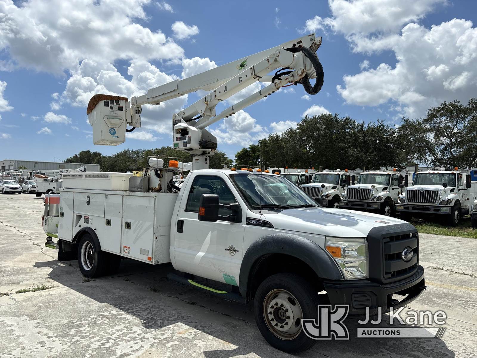 2014 Altec AT40G, 45 ft, Articulating & Telescopic Bucket Truck For ...