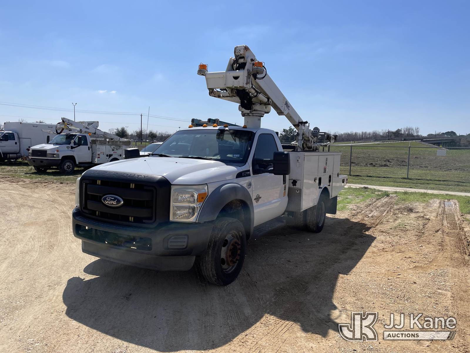 2012 Altec AT235-P, 40 ft, Articulating & Telescopic Non-Insulated ...