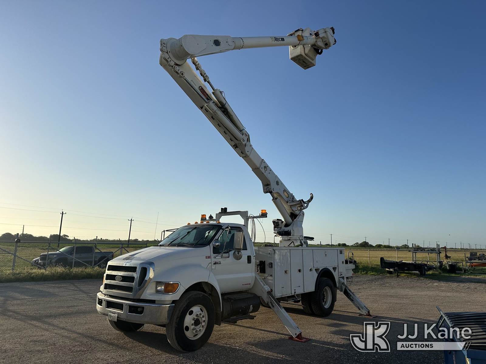 2011 Altec AM55, 60 ft, Over-Center Material Handling Bucket Truck For ...