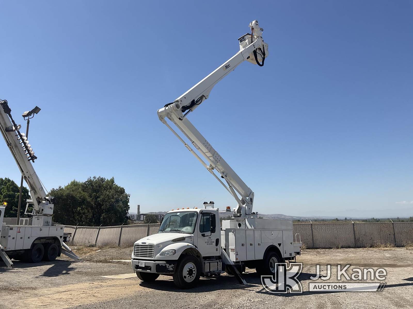 2014 Altec TA60, 600 Lb 65 ft, Articulating & Telescopic Material ...