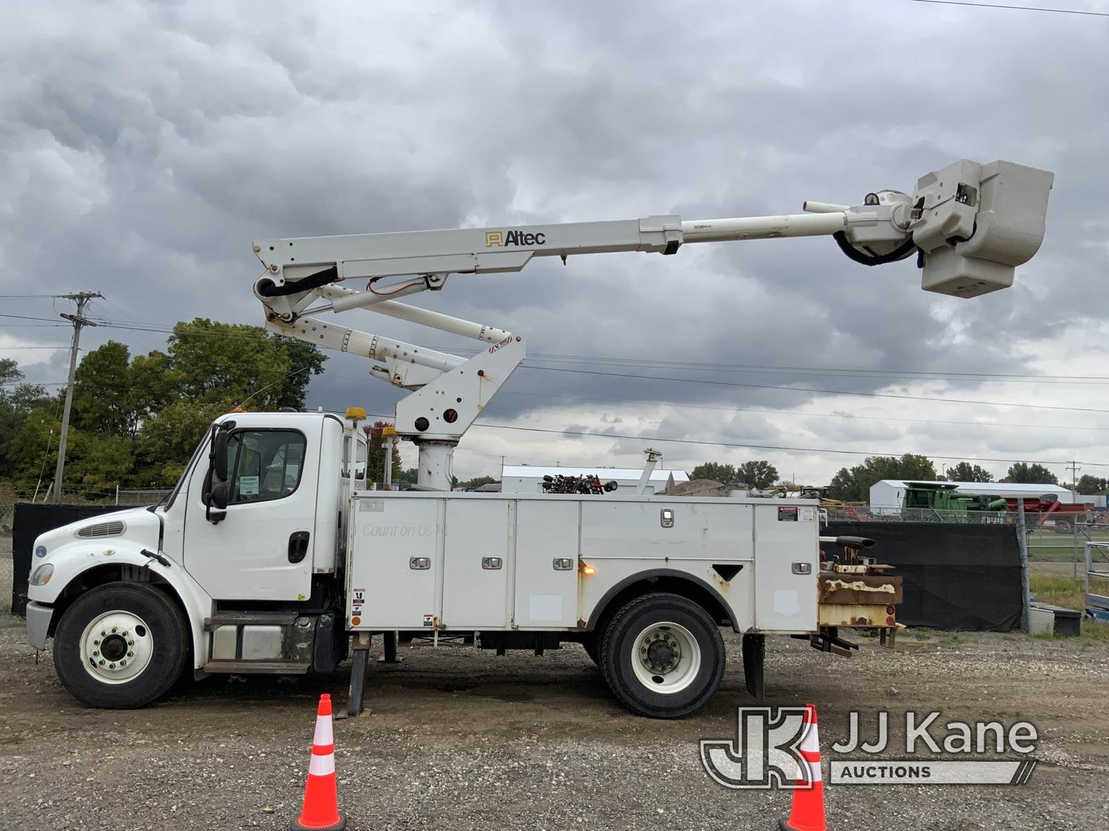 2016 Altec TA41M, 46 ft, Articulating & Telescopic Material Handling Bucket Truck For Sale ...
