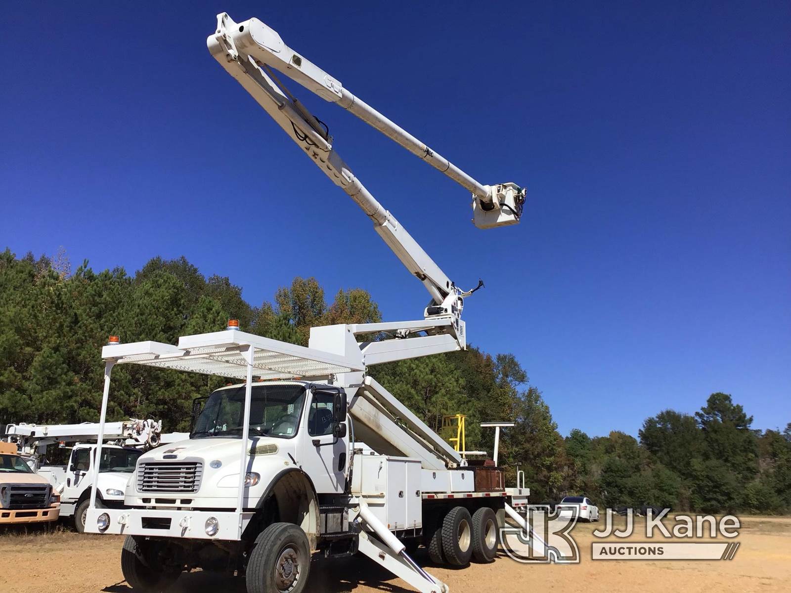 2014 Altec AM900-E100, 105 ft, Double-Elevator Bucket Truck For Sale ...