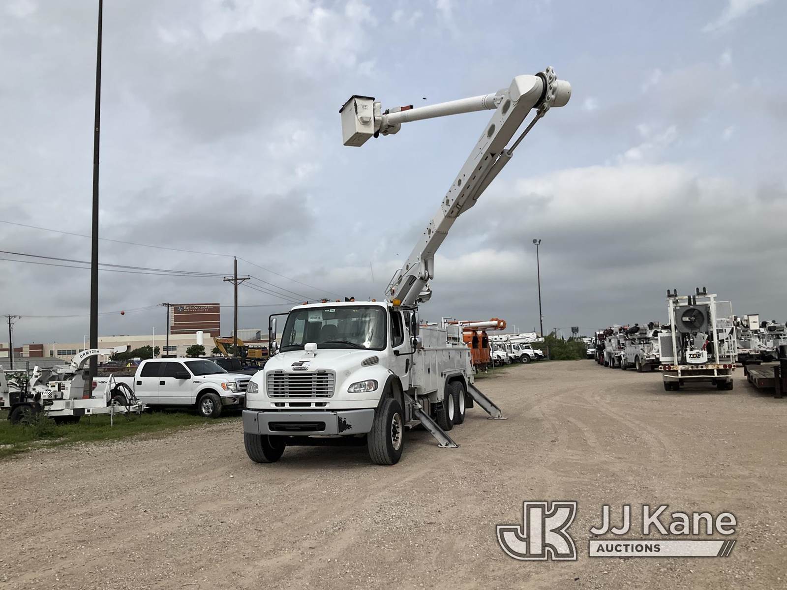 2016 Altec AM60E-MH, 65 ft, Over-Center Material Handling Bucket Truck ...