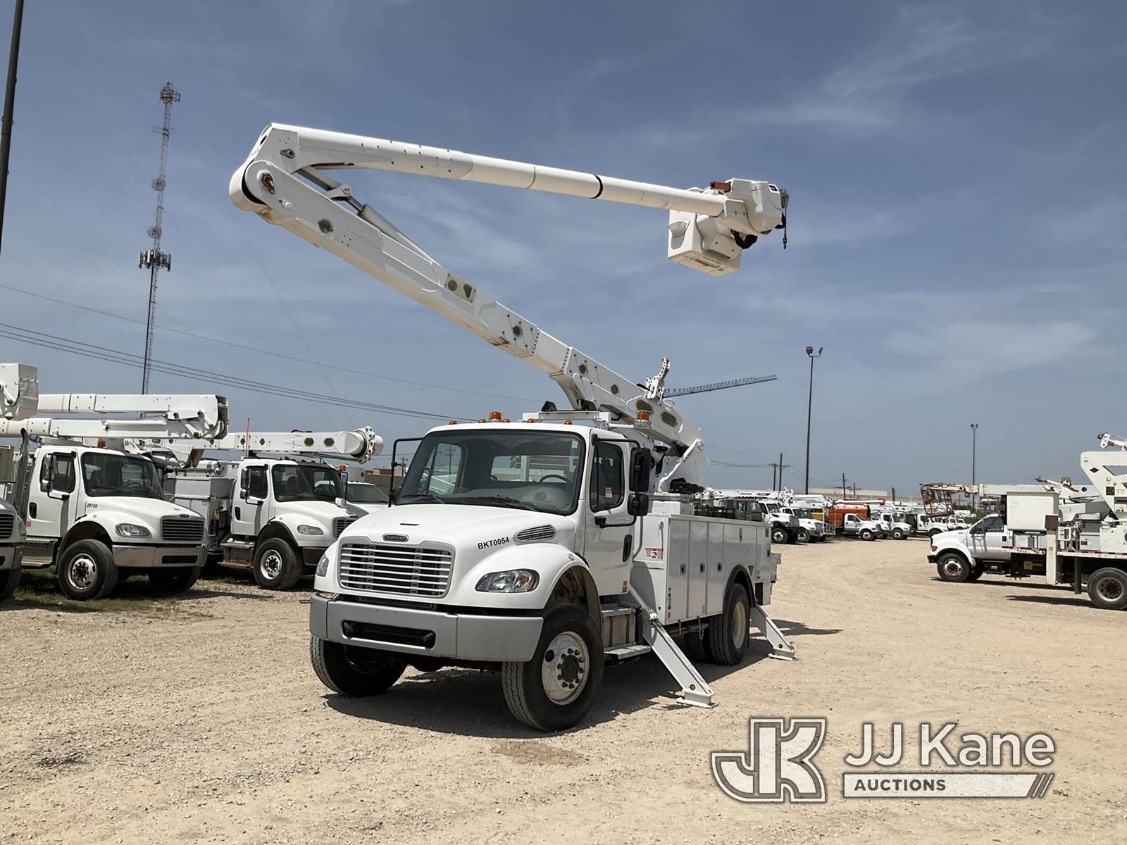 2019 Altec AA55-MH, 60 ft, Material Handling Bucket Truck For Sale ...