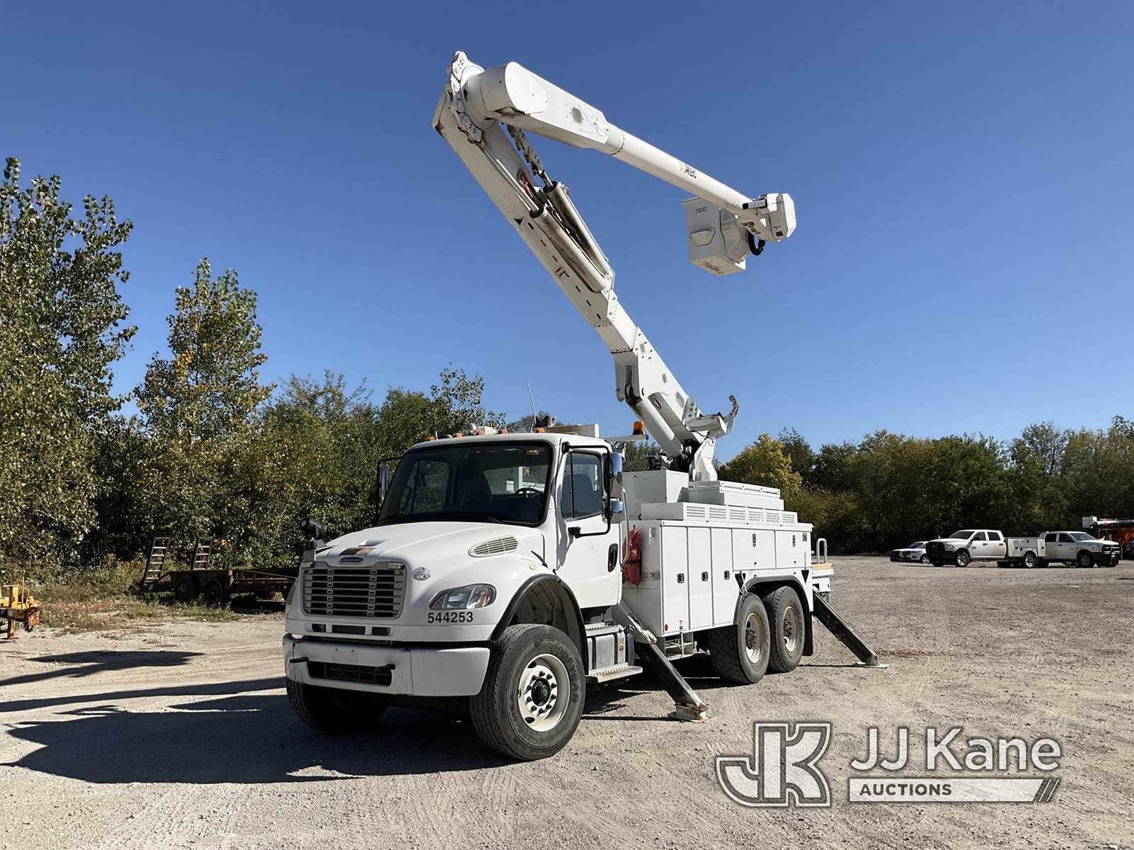 2014 Altec AM55, 60 ft, Over-Center Material Handling Bucket Truck For Sale, 8,647 Hours | Des ...
