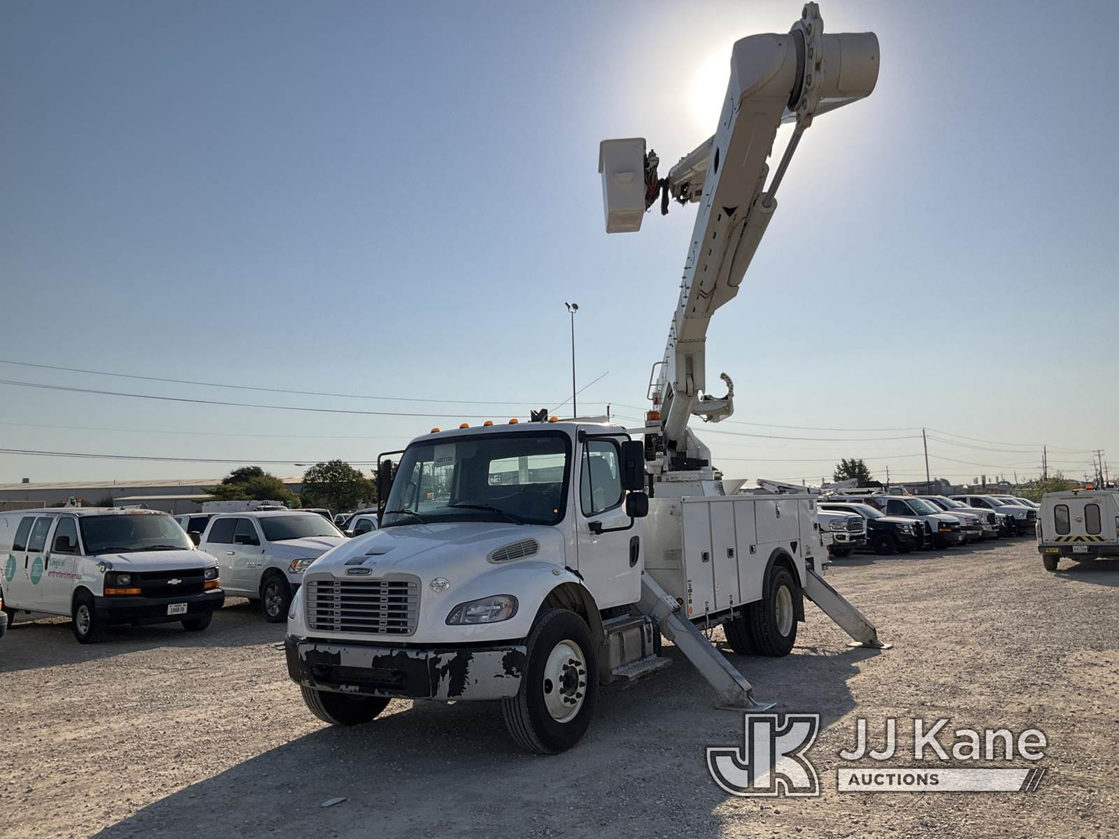 2016 Altec AM55E, 60 ft, Over-Center Material Handling Bucket Truck For ...