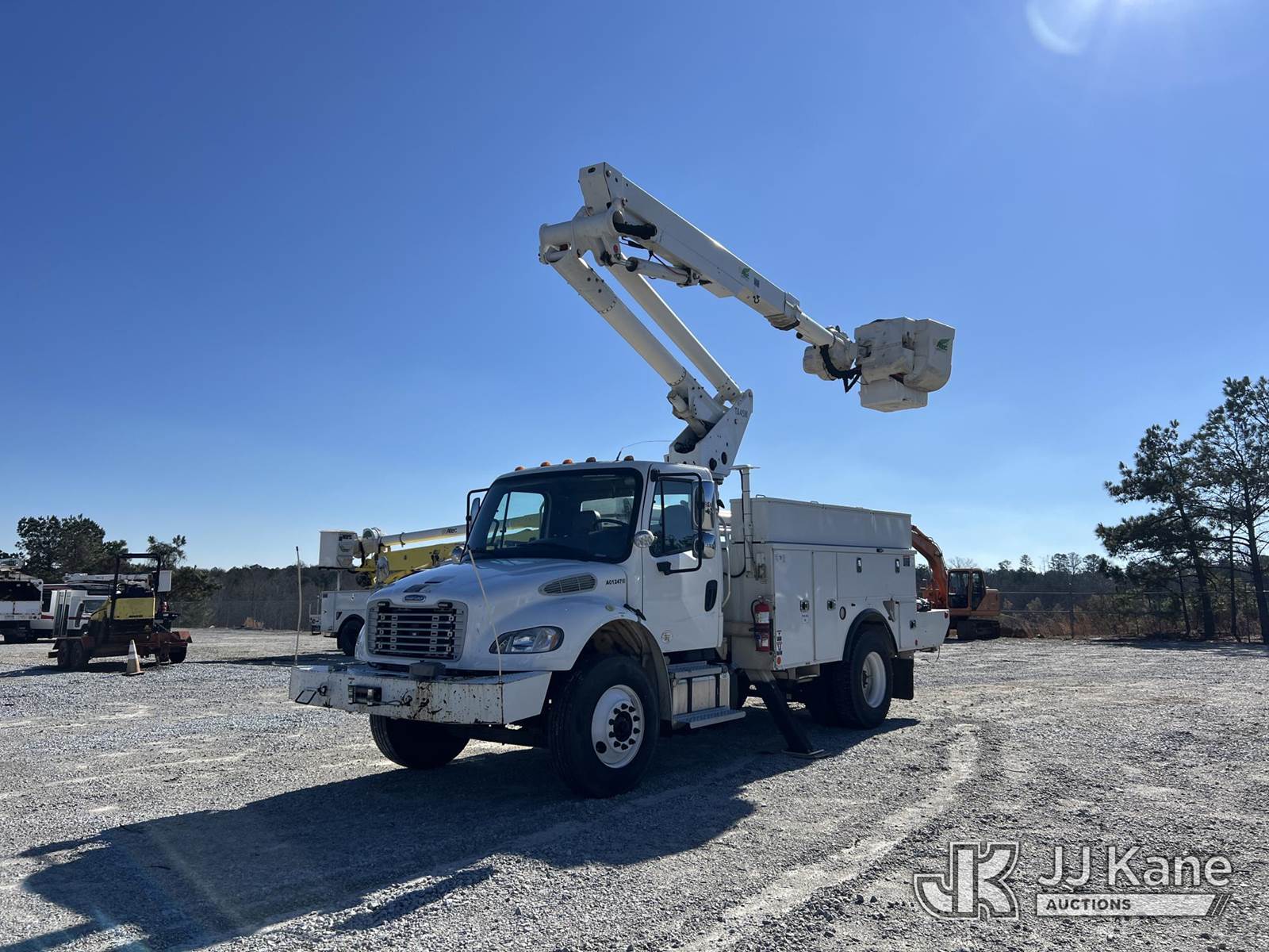 2017 Altec TA45-MH, 50 ft, Articulating & Telescopic Material Handling ...